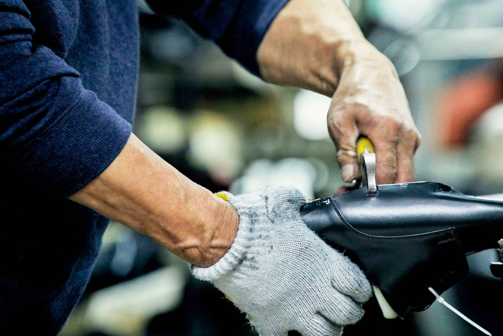 理想の自分に一歩近づく！ADELO（アデロ）シークレットシューズで身長アップ、ビジネスシーンで差をつける